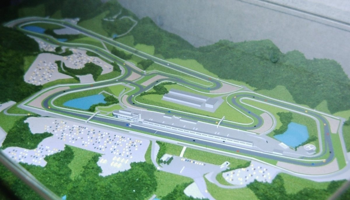 JAPAN’S OTHER RACE CIRCUIT | Simanaitis Says