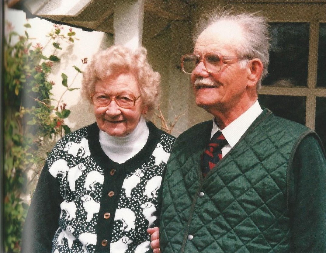 LECo—ENGLISH BACK-GARDEN SPECIALS | Simanaitis Says